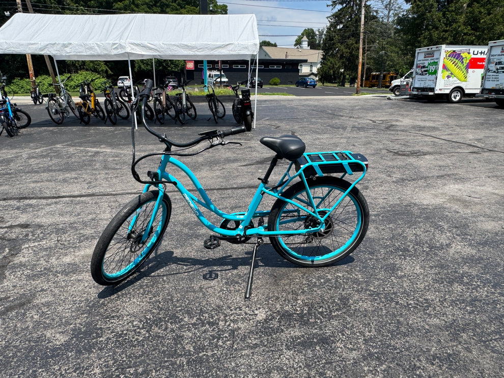 Pedego Interceptor (Stephanie Blue)